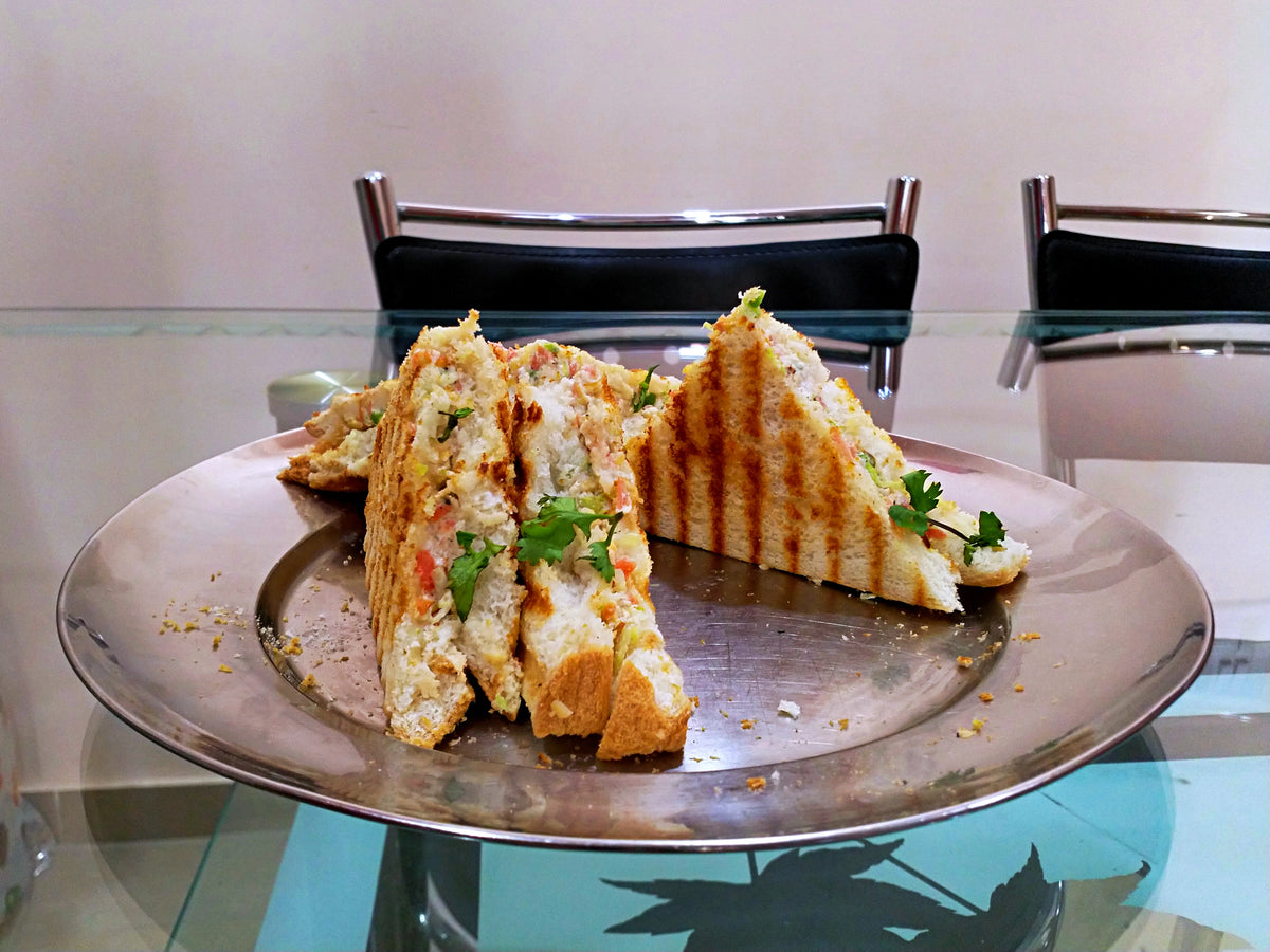 Uncle Dan's® Curd Sandwich with Zesty Ranch Dip, Nuts, and Oranges ...